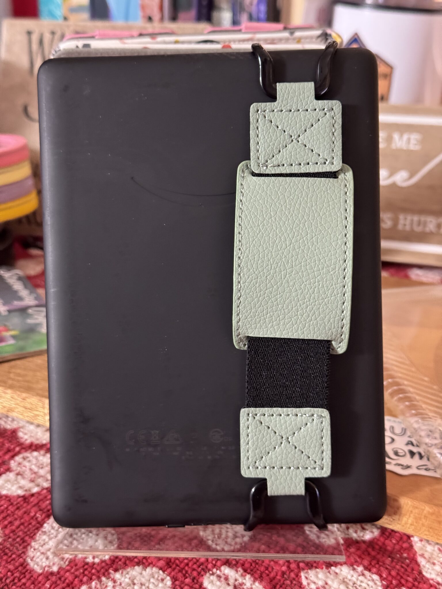 Kindle Straps do they work? - Bookcase and Coffee